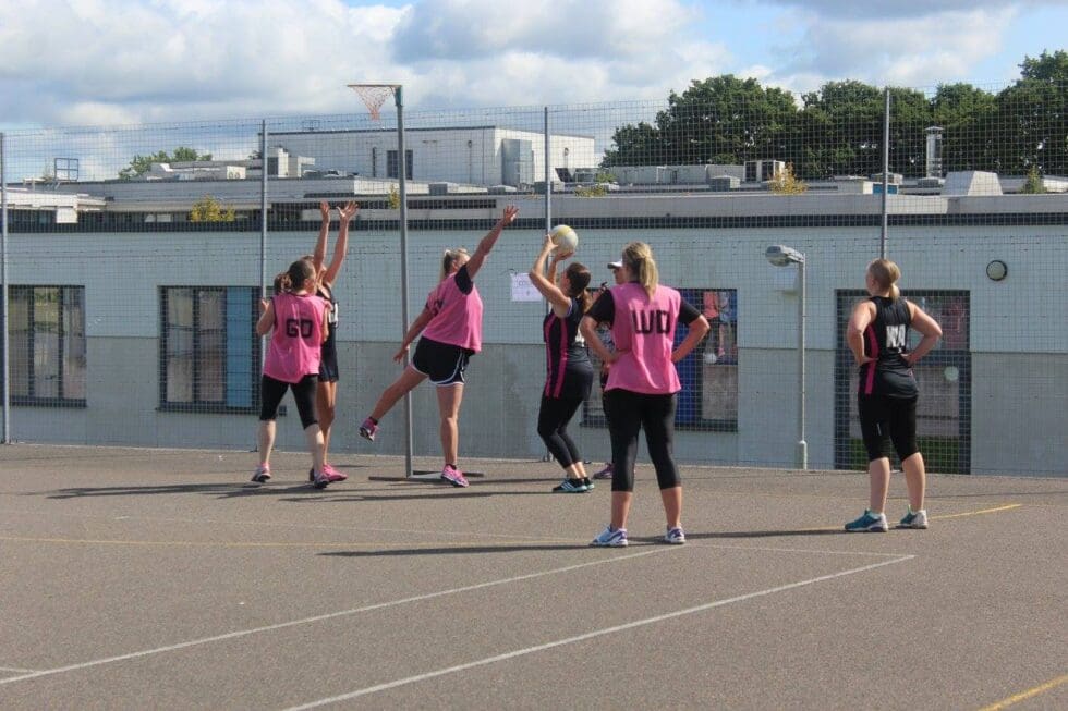Why You Should Play Netball At The Weekend - Play Netball